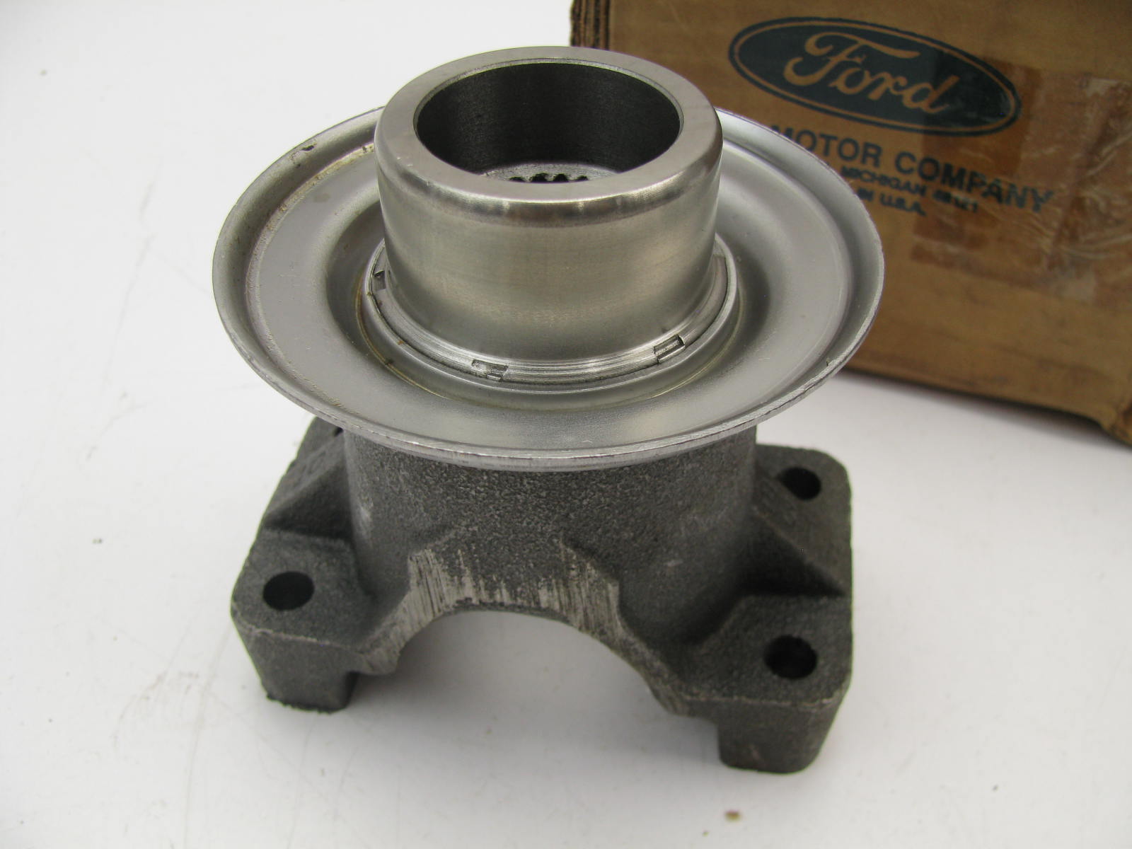 NOS - OEM Ford D0TZ-4851-A Rear Differential U-Joint Flange 1970-1978 – Spark Surplus Auto Parts