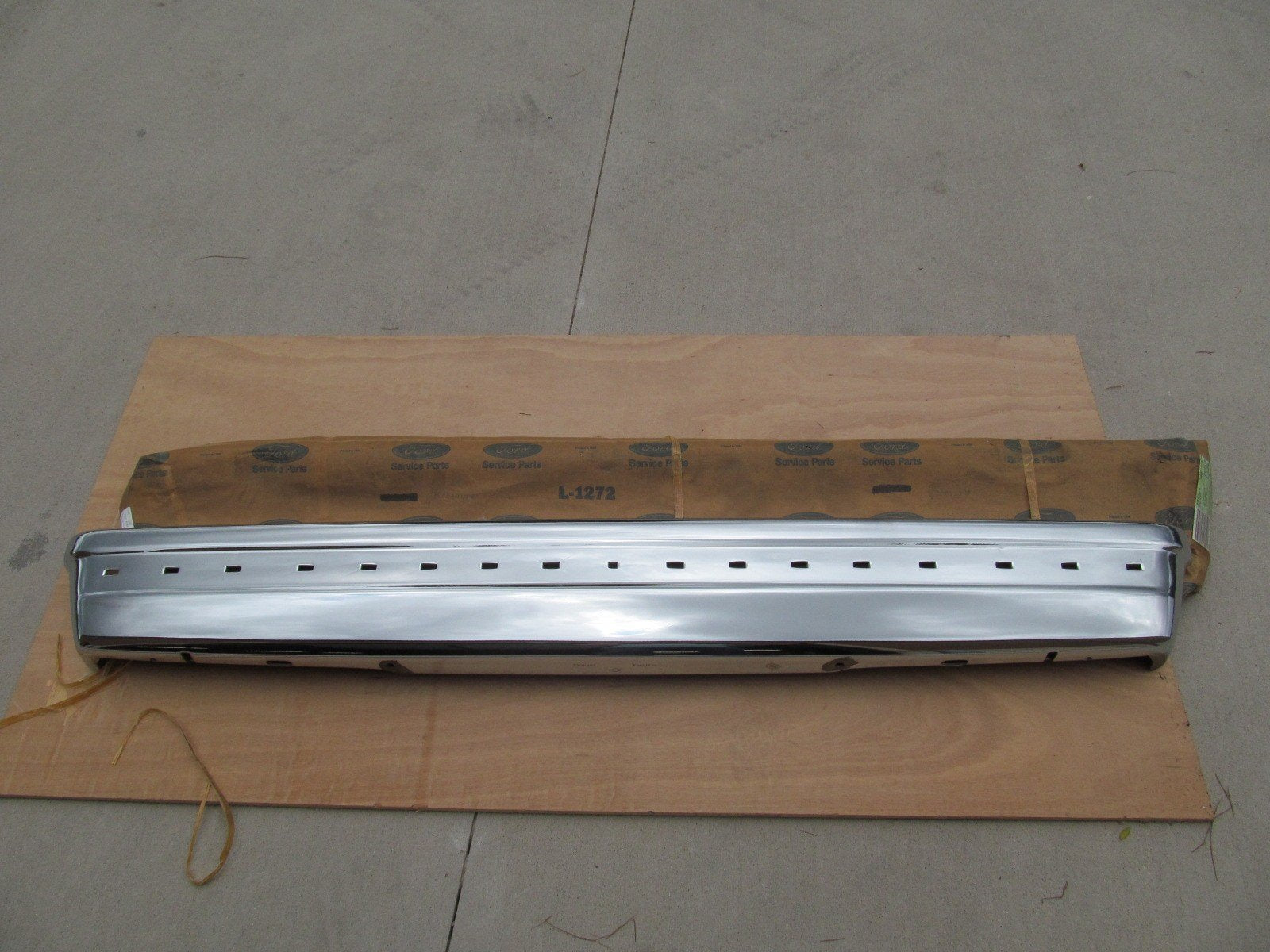 NEW GENUINE OEM Ford F0AZ-17906-A Chrome Rear Bumper 1988-91 LTD Crown ...