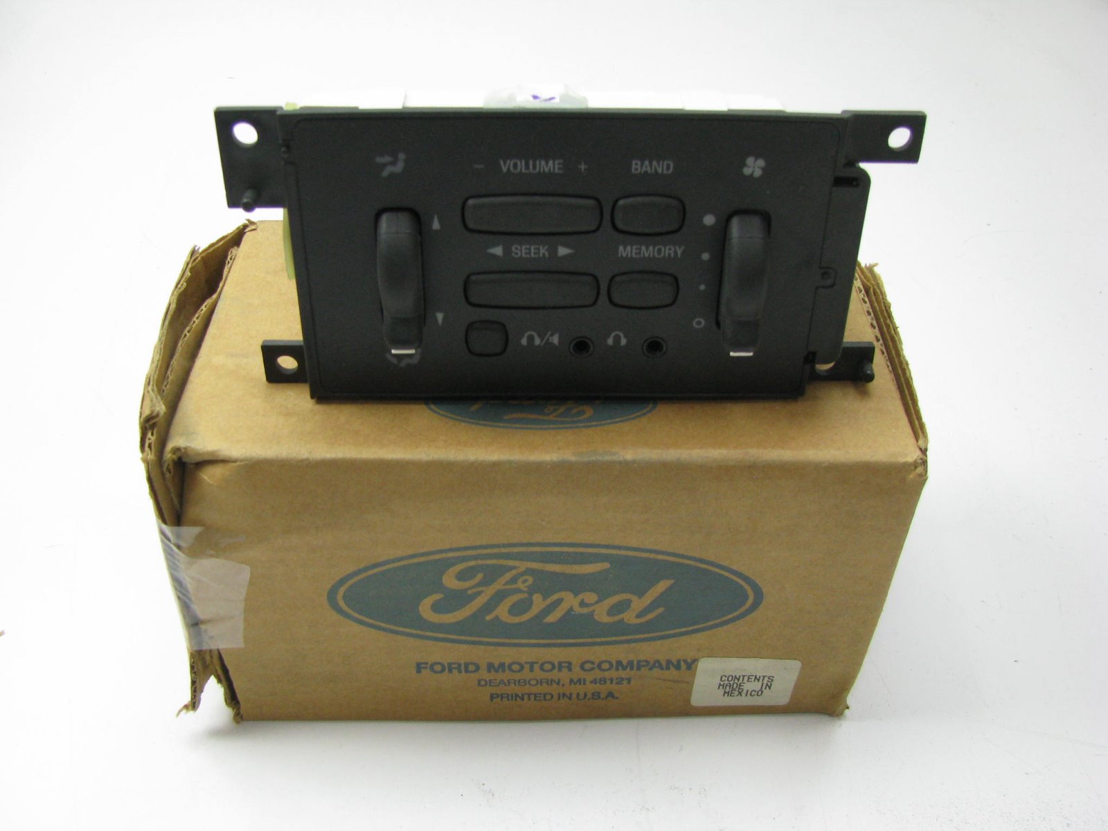 NEW OUT OF BOX OEM Ford F75Z-18C858-BB Rear Seat Headphone & A/C Contr ...