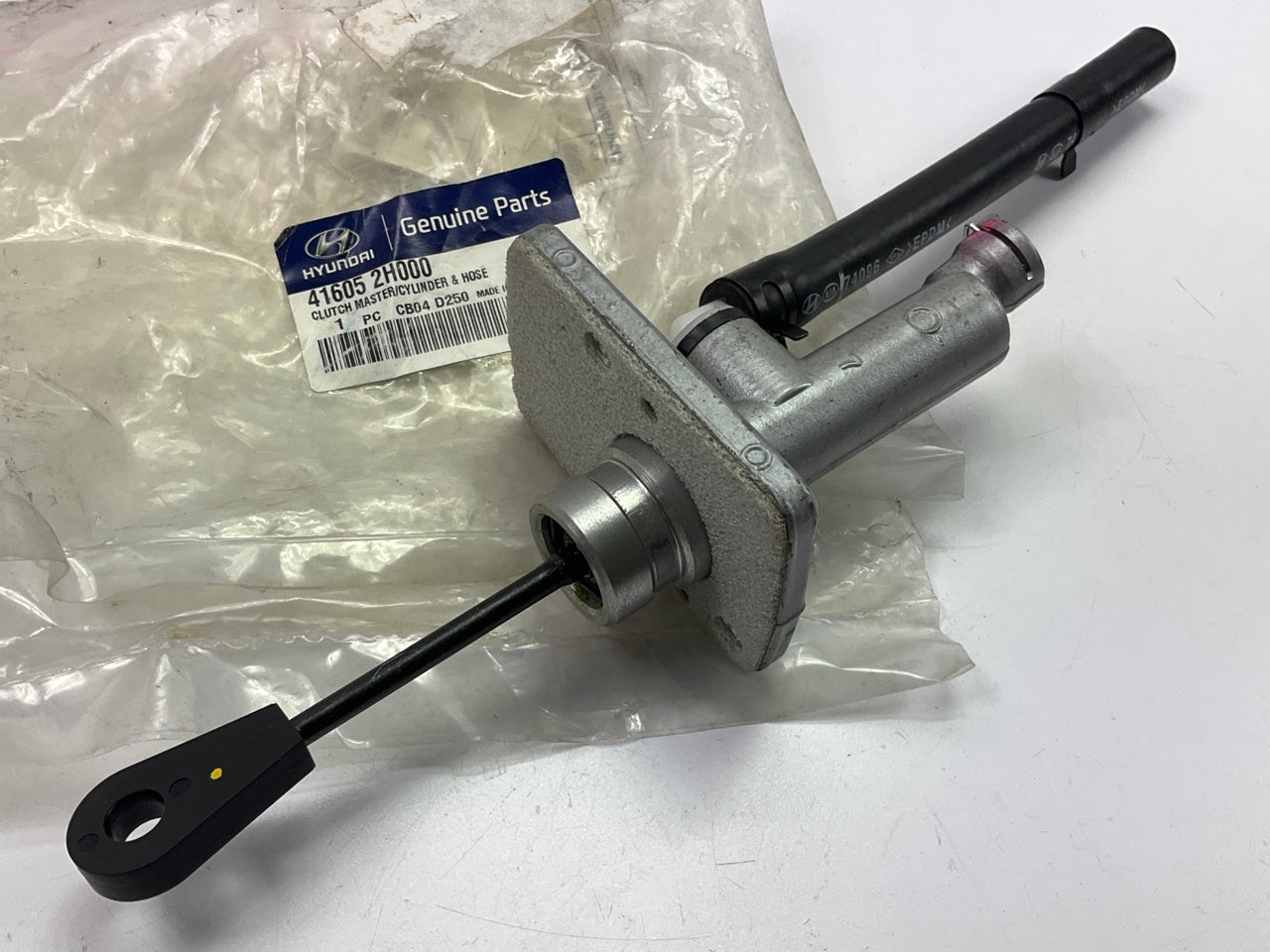 NEW - OEM 416052H000 Clutch Master Cylinder For 2009-2010 Hyundai Acce ...