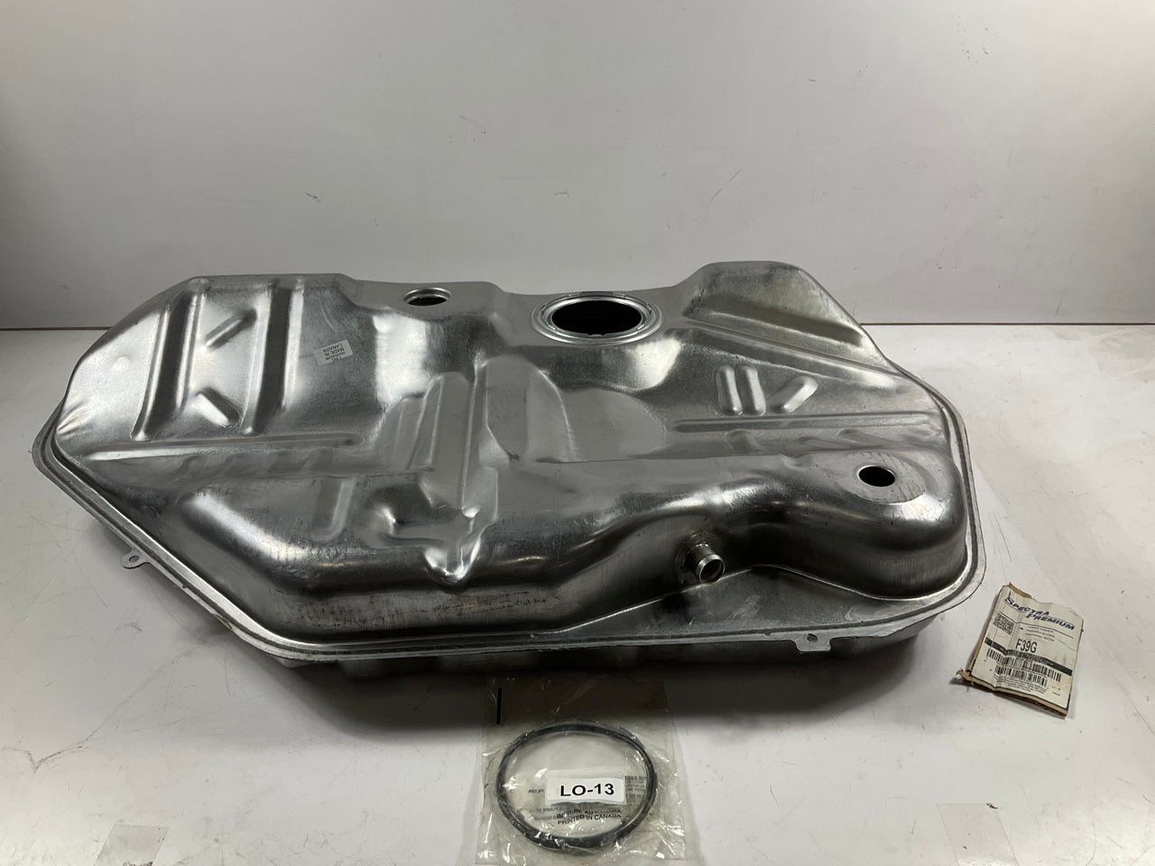 SCRATCH & DENT - Spectra F39G Fuel Tank, 18 Gallon - SEE PHOTOS Type 2 ...