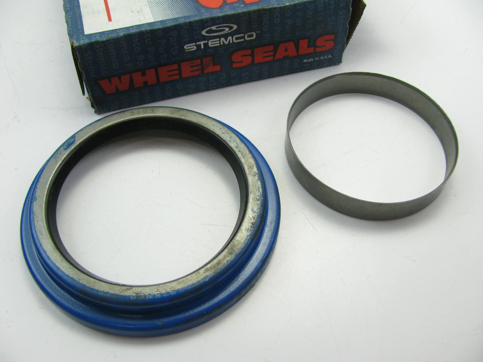 Stemco 392-9032 Wheel Seal - 5.764'' OD X 4.000'' ID X 0.980'' Wide ...