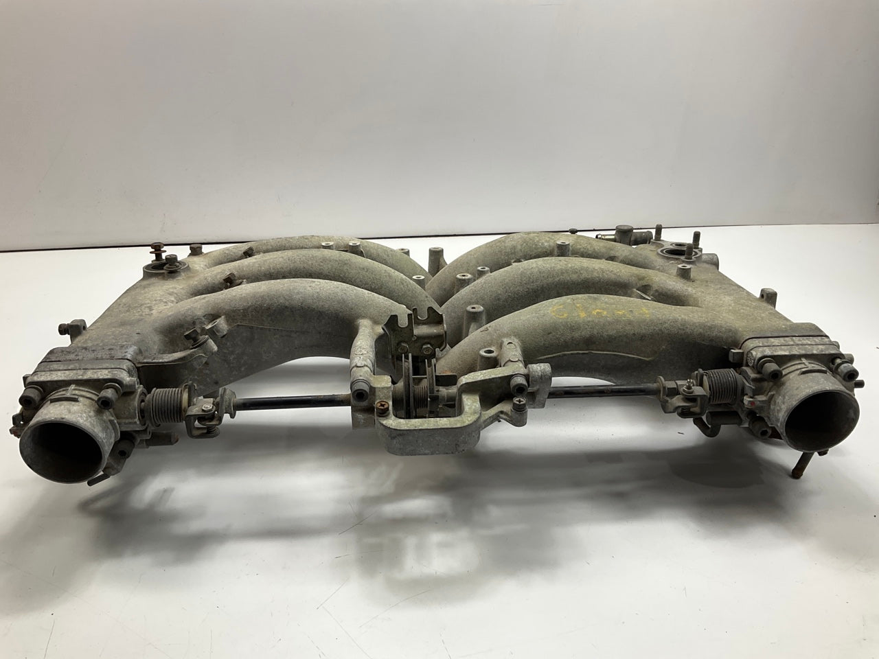 USED - #1099 Bare Upper Intake Manifold Plenum OEM For 90-96 Nissan 30 ...