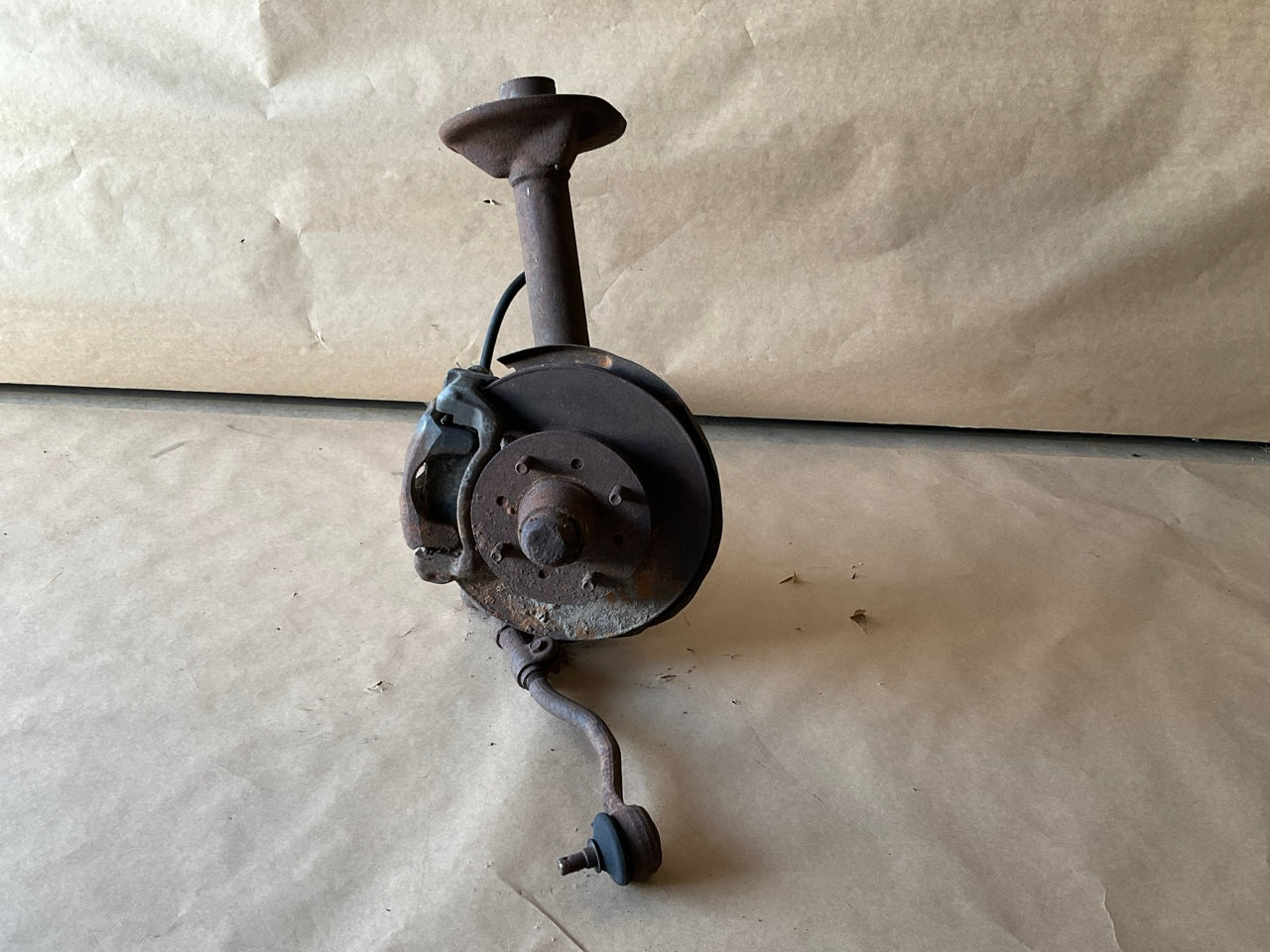 VERY ROUGH SHAPE, RUSTED - Front Right Hub Caliper Strut Tower For Dat ...