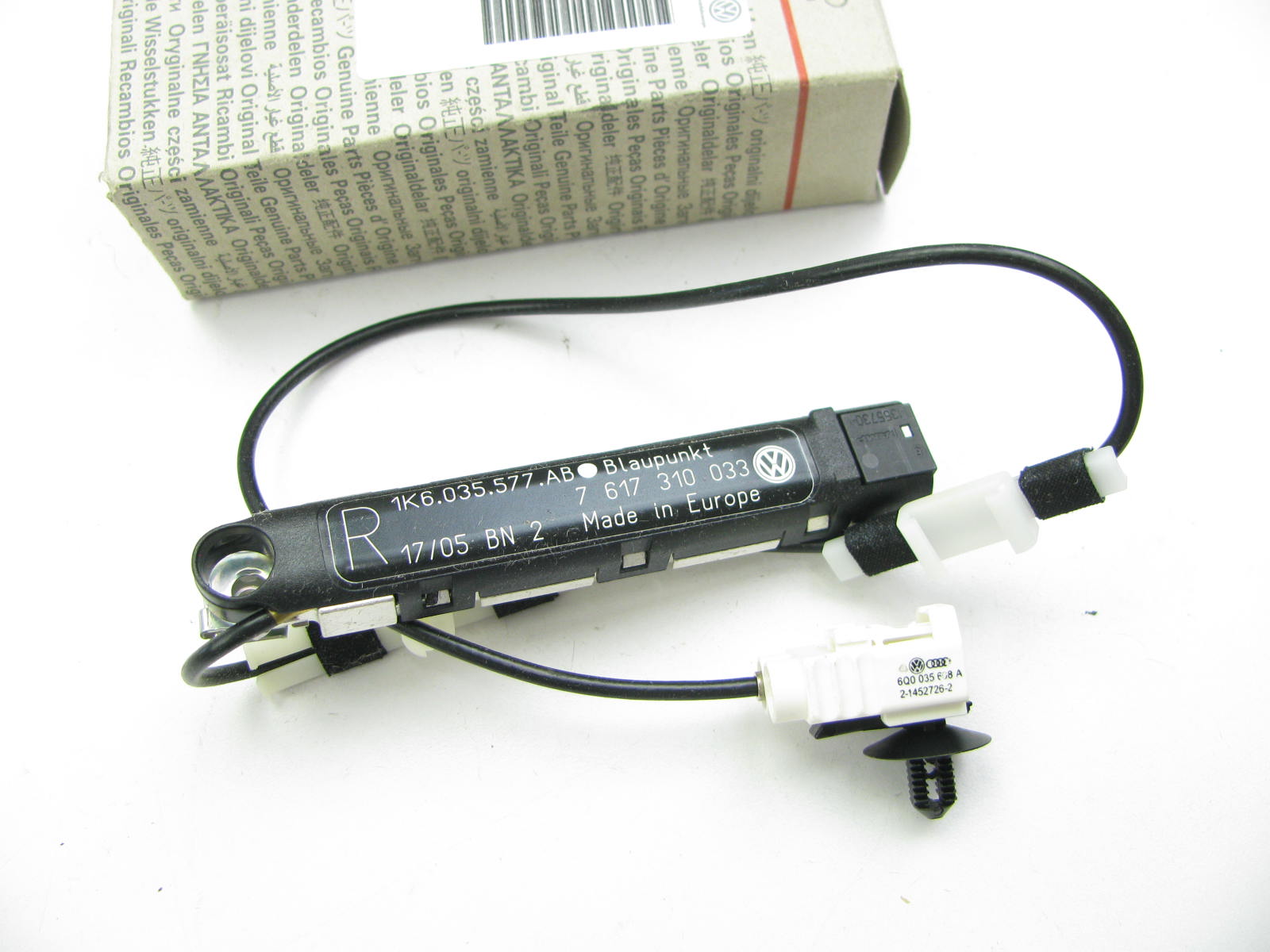 NEW GENUINE OEM Vw Audi 1K6035577AB Antenna Amplifier Booster AM / FM ...